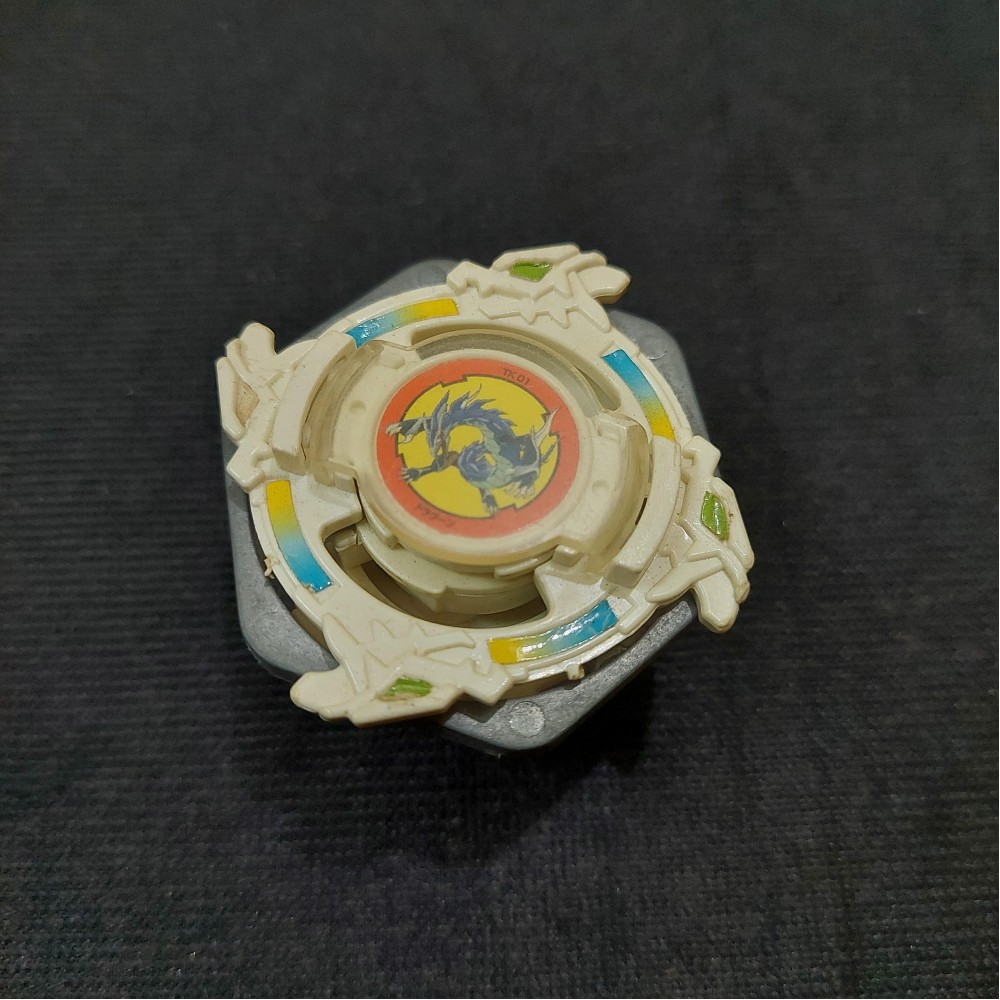 Takara Beyblade Dragoon Grip Attacker