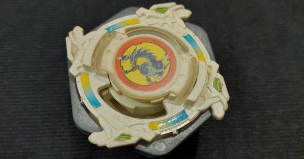 Takara Beyblade Dragoon Grip Attacker
