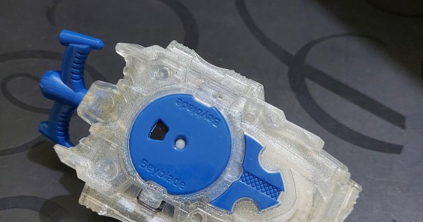 Takaratomy Beyblade Burst Left String Launcher Used