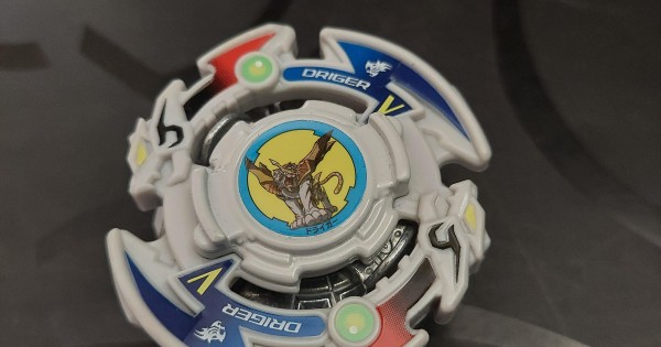 Takaratomy Beyblade Driger V Burst Used