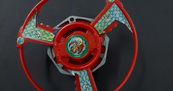 Takara Beyblade Trypio Red Used
